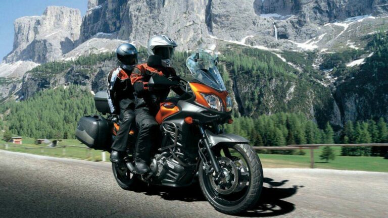 Motorcycle Riding Tips for pillion/Passenger By RyderPlanet
